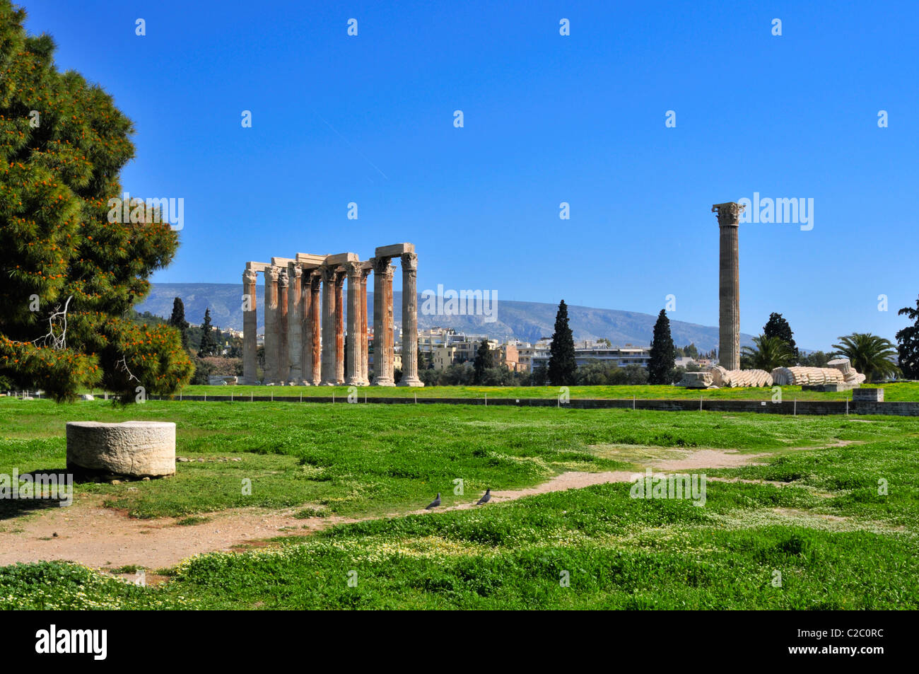 Temple de Jupiter à Athènes Photo Stock - Alamy