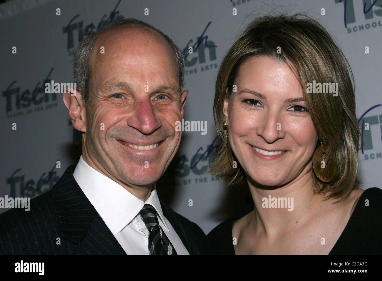 Larry tisch et sa femme Banque de photographies et d’images à haute ...