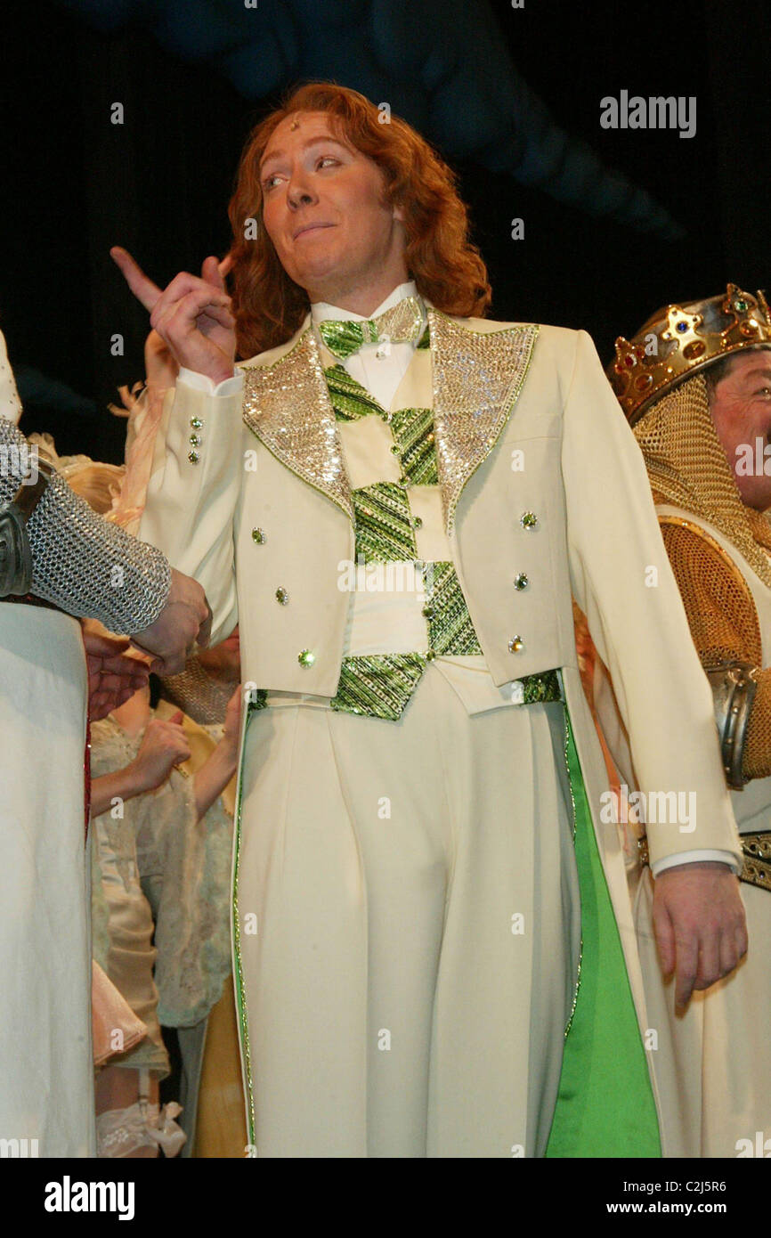 L'Argile Clay Aiken Aiken & Hannah Waddingham font leurs débuts à ...