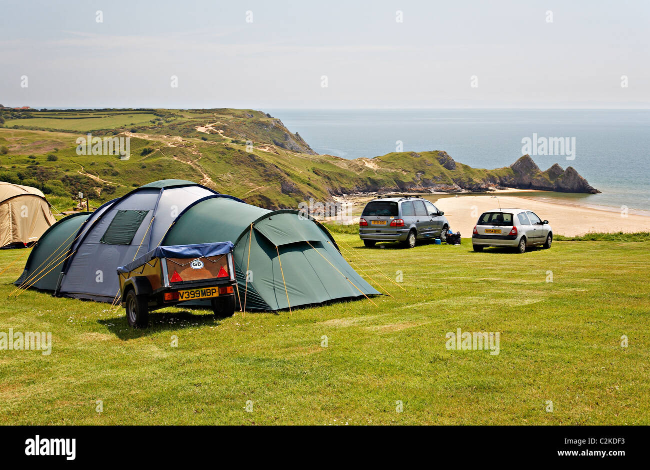 Three cliffs bay camping Banque de photographies et d’images à haute ...