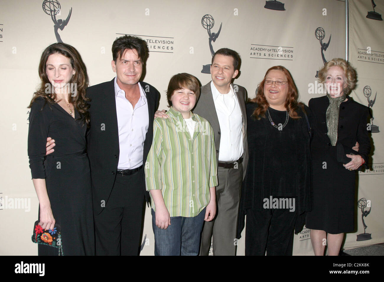 Charlie sheen and jon cryer Banque de photographies et d’images à haute ...