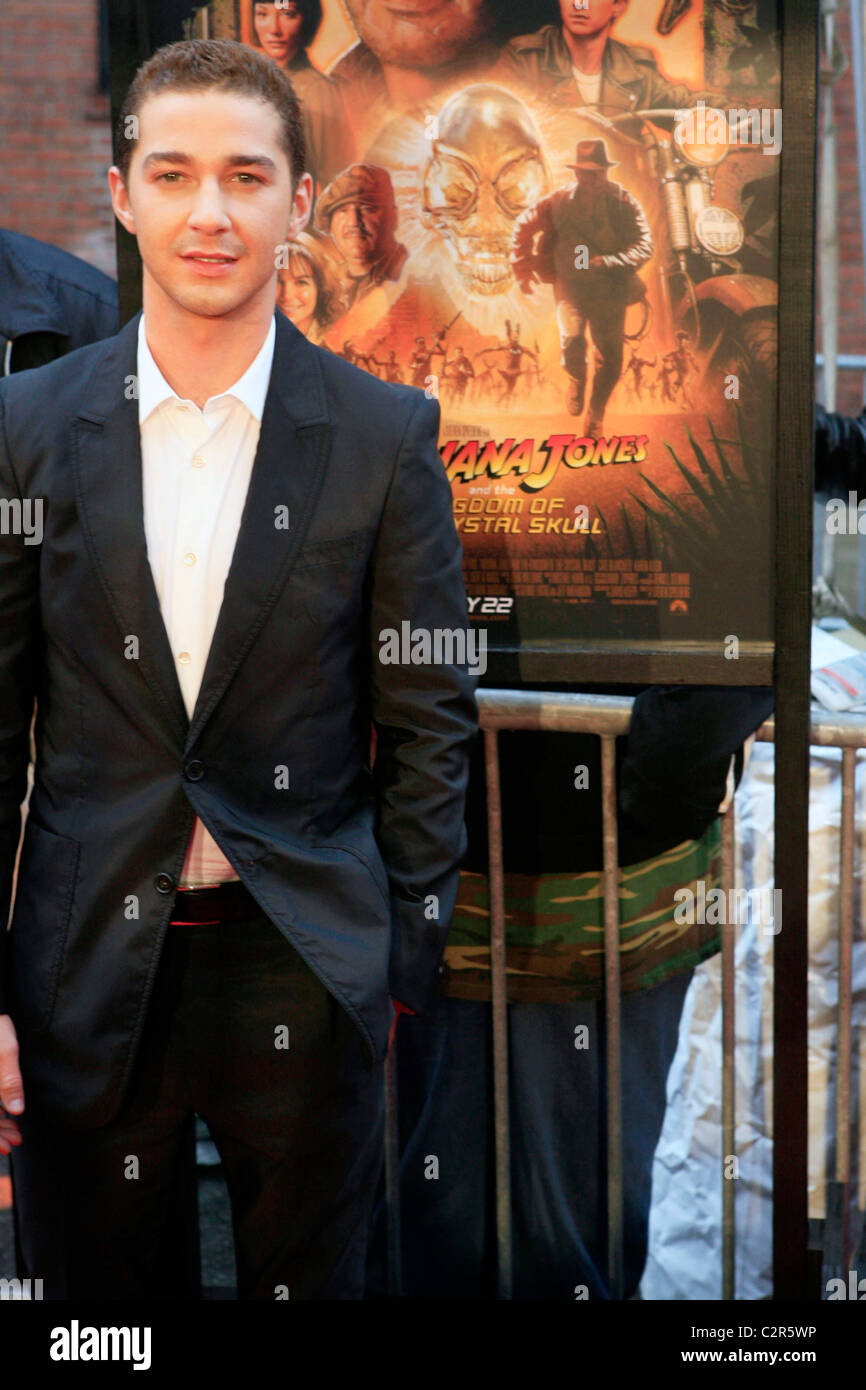 Shia LaBeouf New York premiere de "Indiana Jones et le Royaume du Crâne ...
