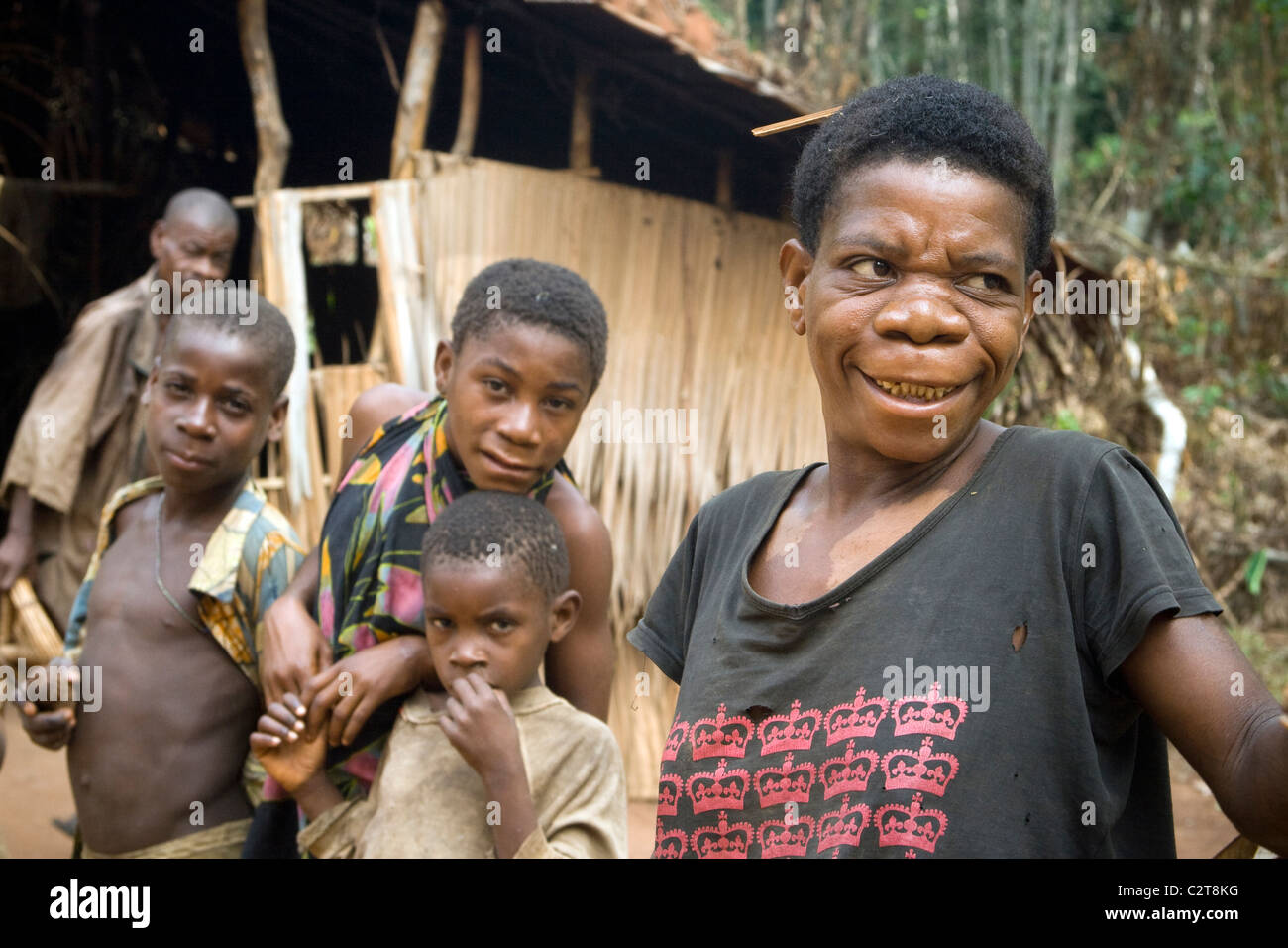 Pygmées dans la forêt, en République du Congo Photo Stock - Alamy