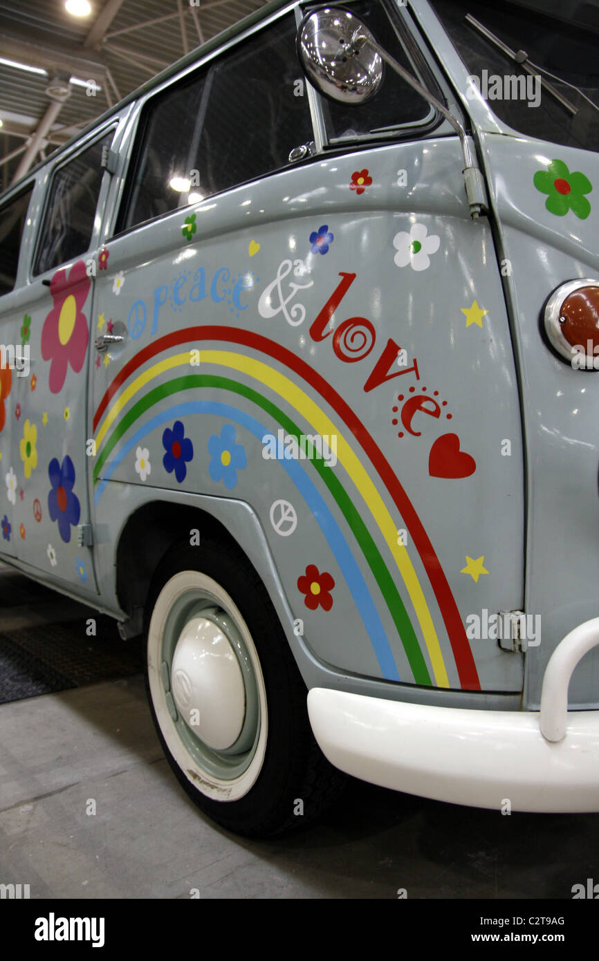Flower power camper van Banque de photographies et d’images à haute ...