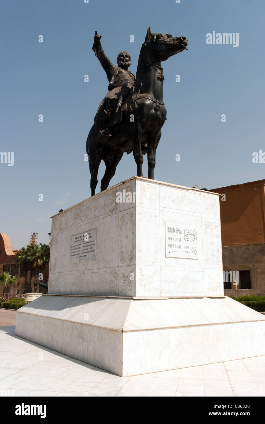 Saladin statue Banque de photographies et d’images à haute résolution ...