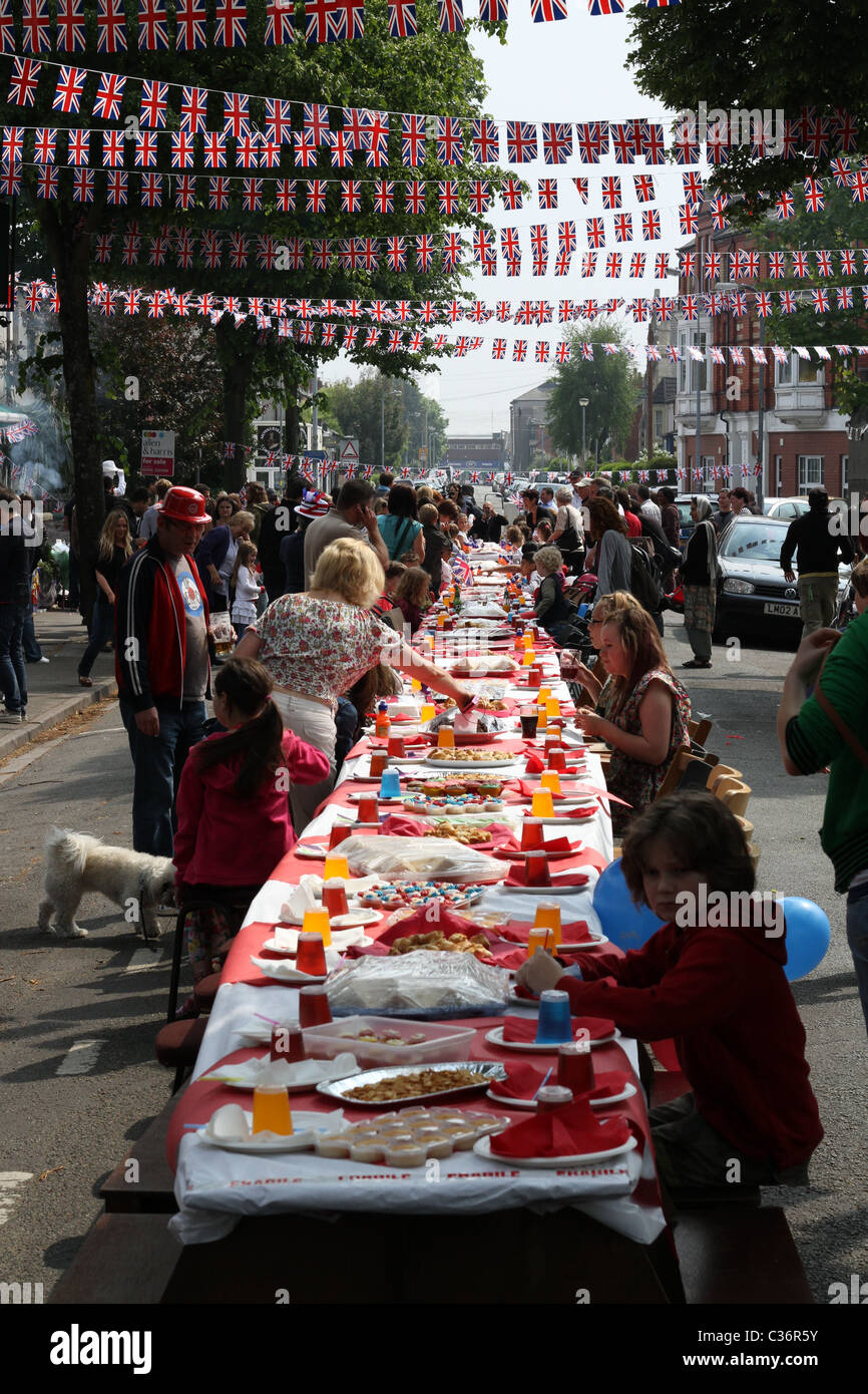 Royal wedding street party Banque de photographies et d’images à haute ...