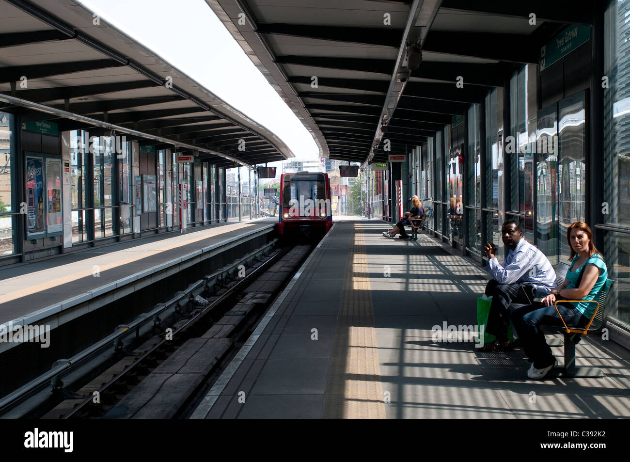 Dlr station Banque de photographies et d’images à haute résolution - Alamy