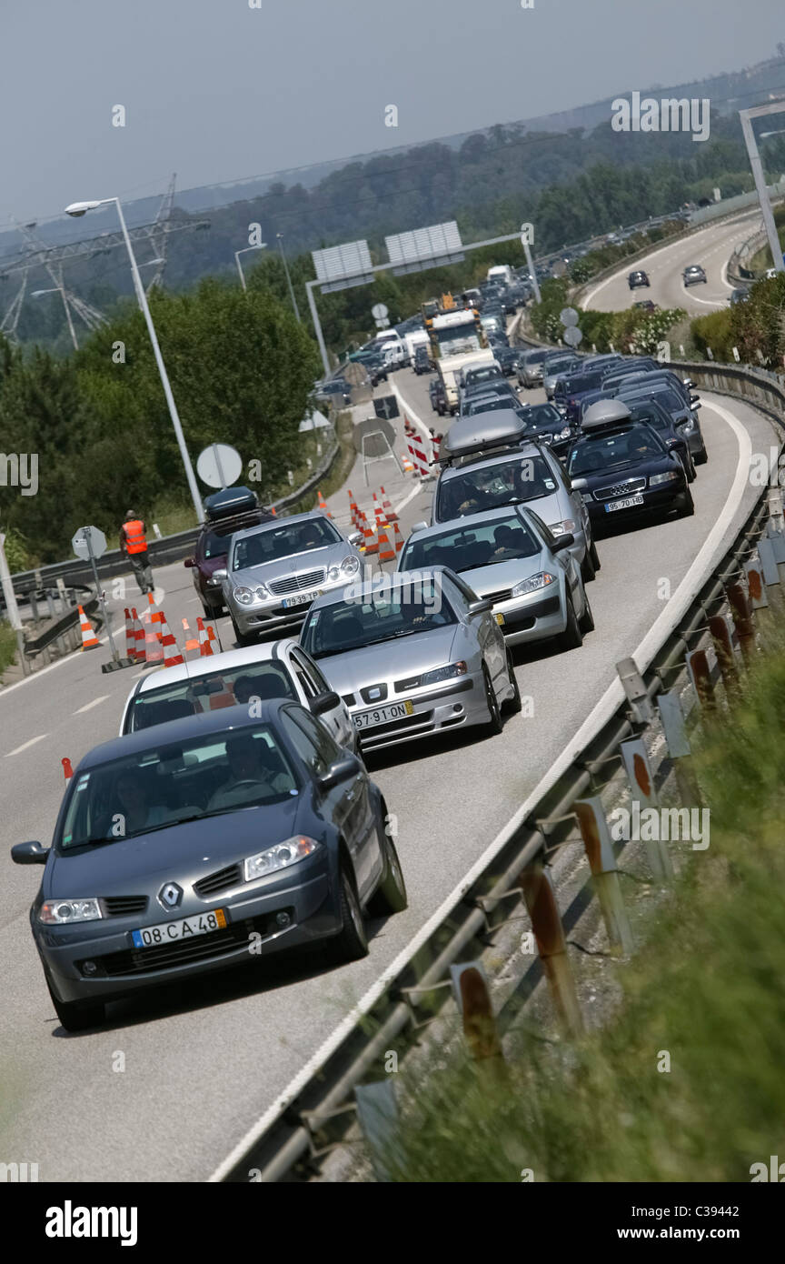 Circulation lente sur autoroute Banque de photographies et d’images à ...