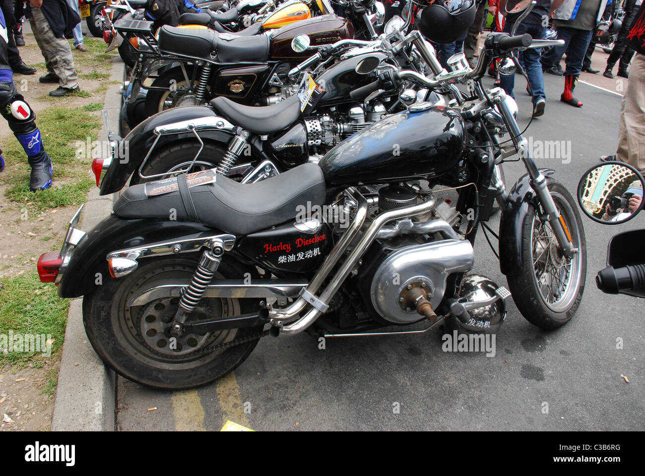 Harley Davidson Custom avec un moteur Diesel Photo Stock - Alamy