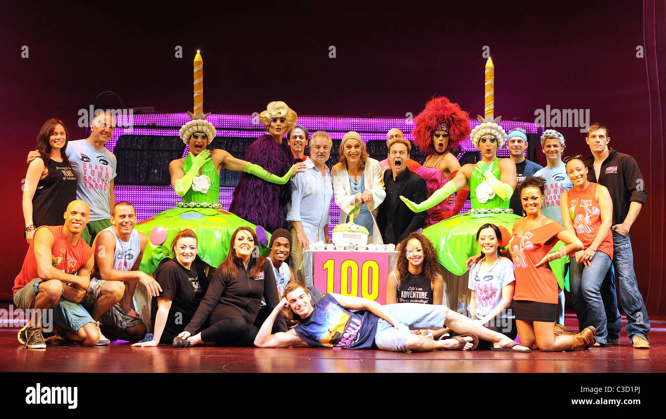 Jason Donovan, Tony Sheldon, Oliver Thornton et Clive Carter Photocall ...