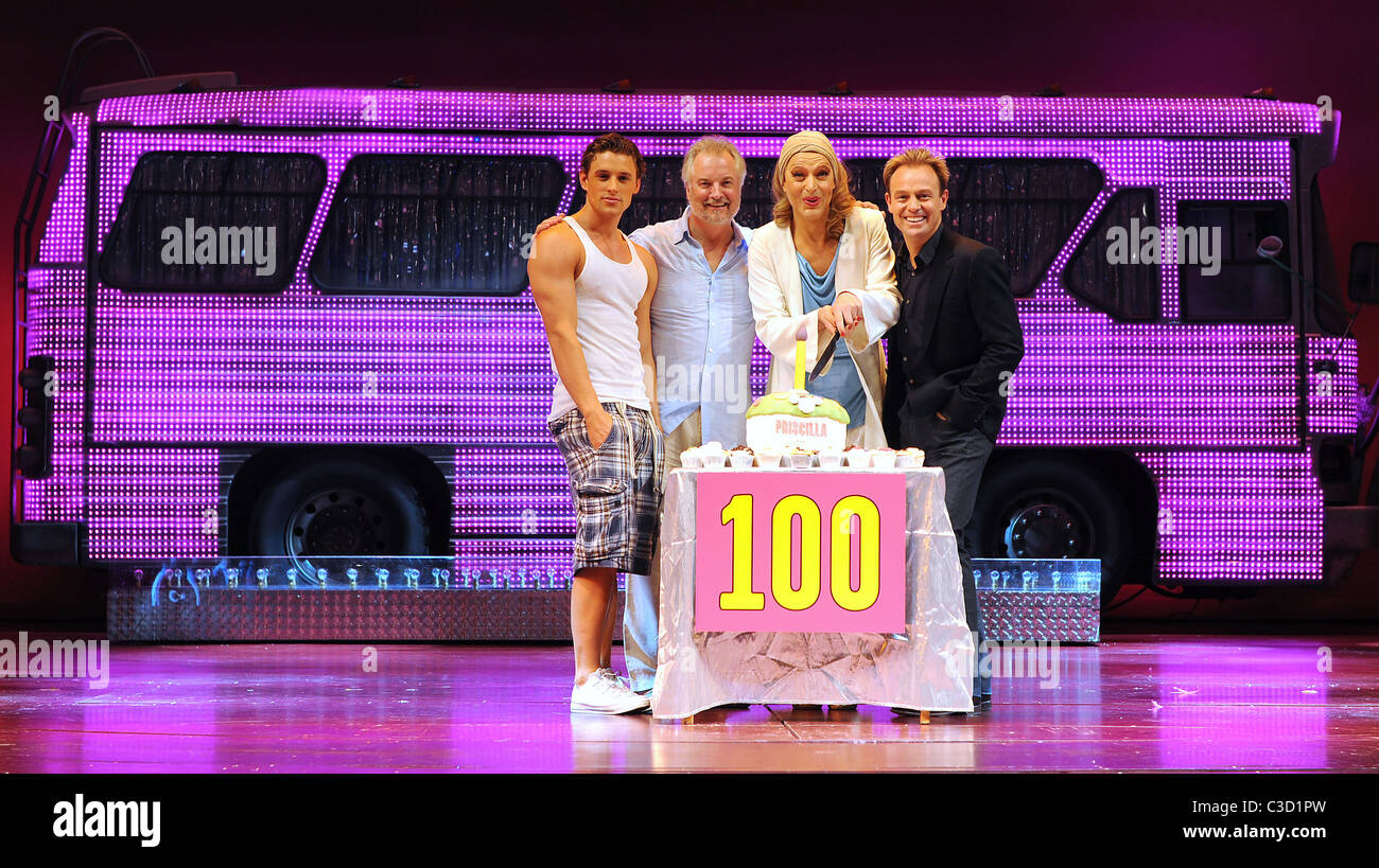 Jason Donovan, Tony Sheldon, Oliver Thornton et Clive Carter Photocall ...