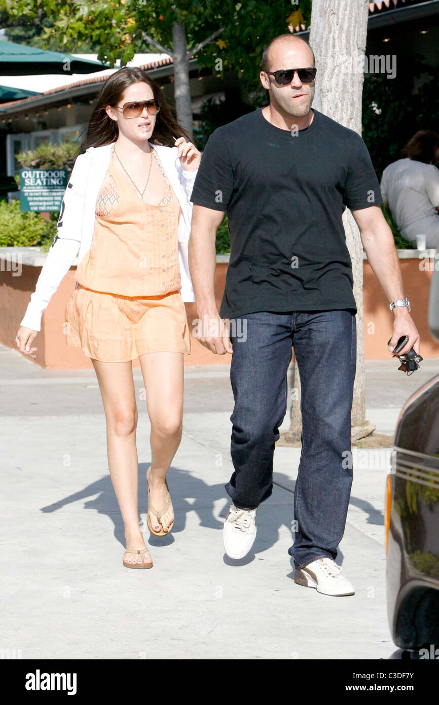 Alex Zosman et Jason Statham laissant tra di Noi restaurant à Malibu ...