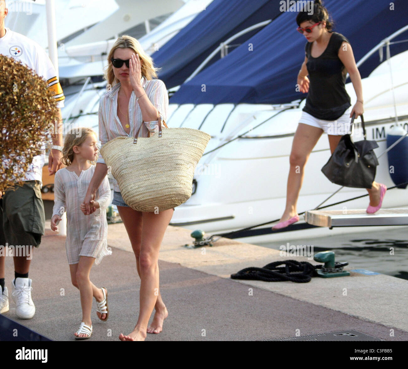 Kate Moss, Lila Grace Moss et Lily Allen de retour au port après avoir ...