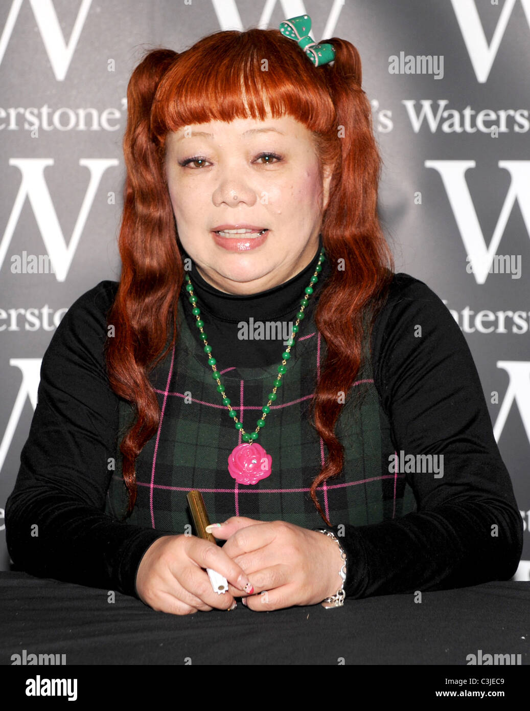 Hello kitty book Banque de photographies et d’images à haute résolution ...