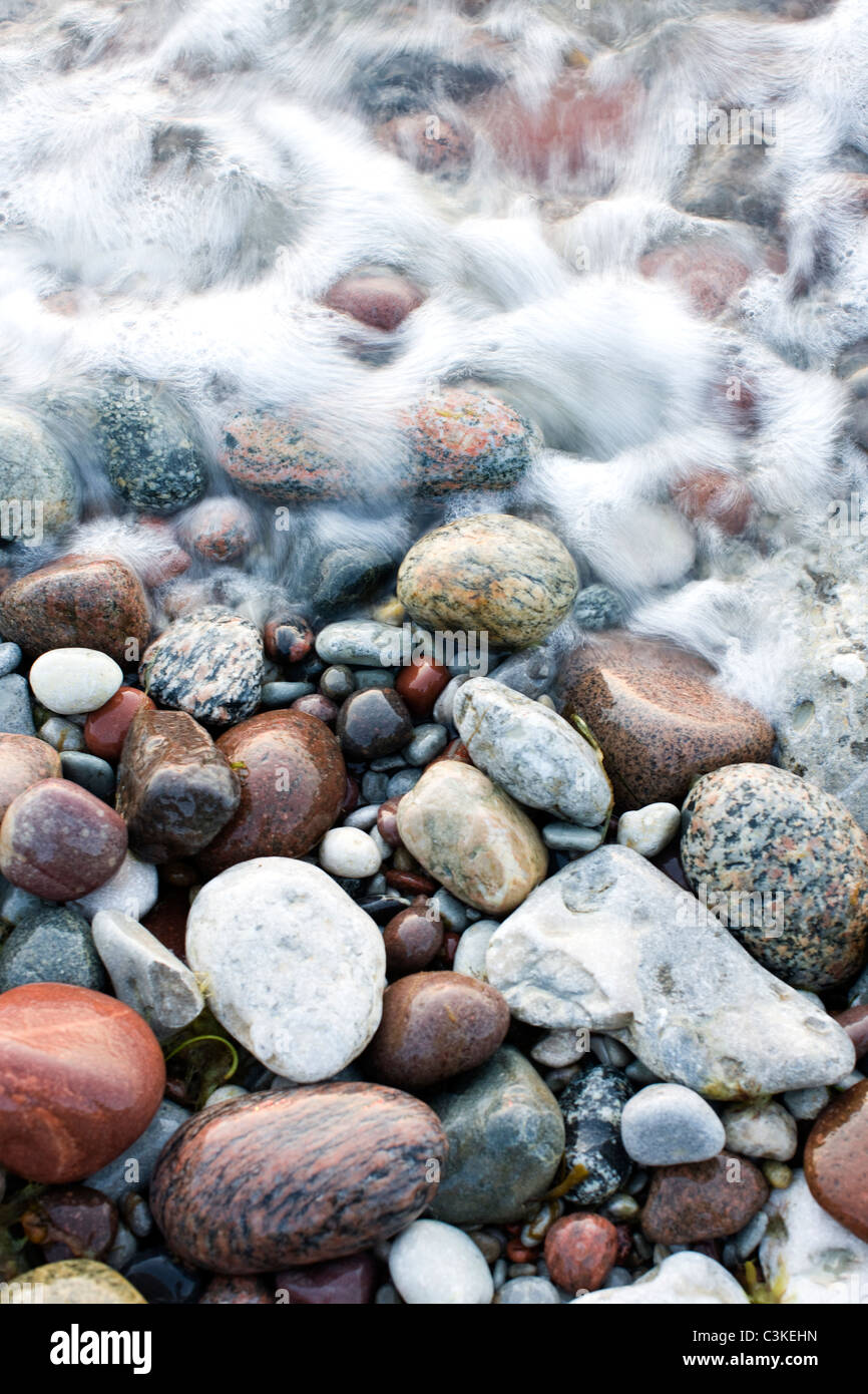 Vagues sur les plages de galets Banque de photographies et d’images à ...