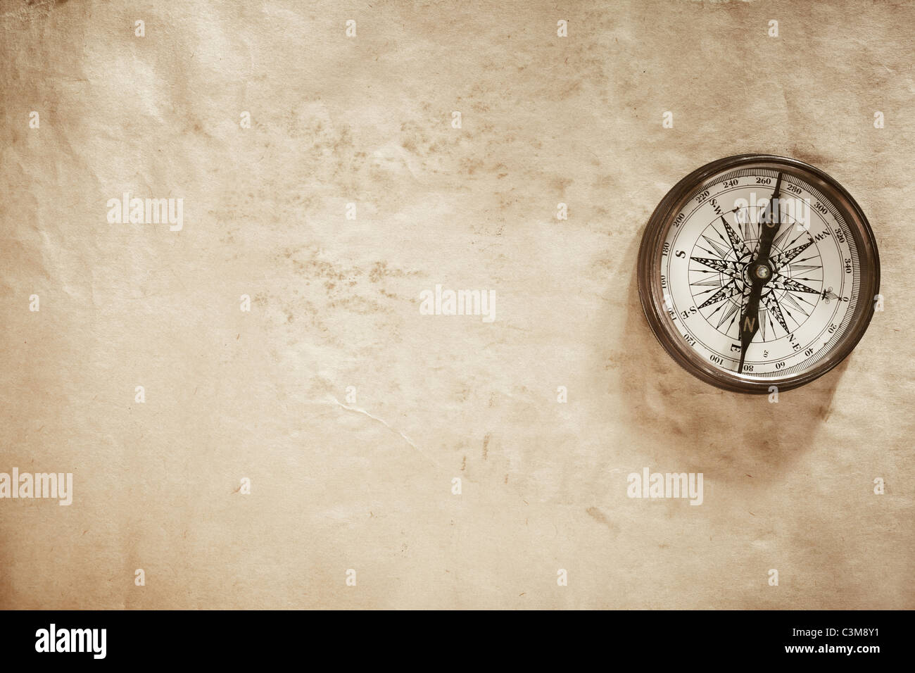 Vieille boussole Banque de photographies et d’images à haute résolution ...