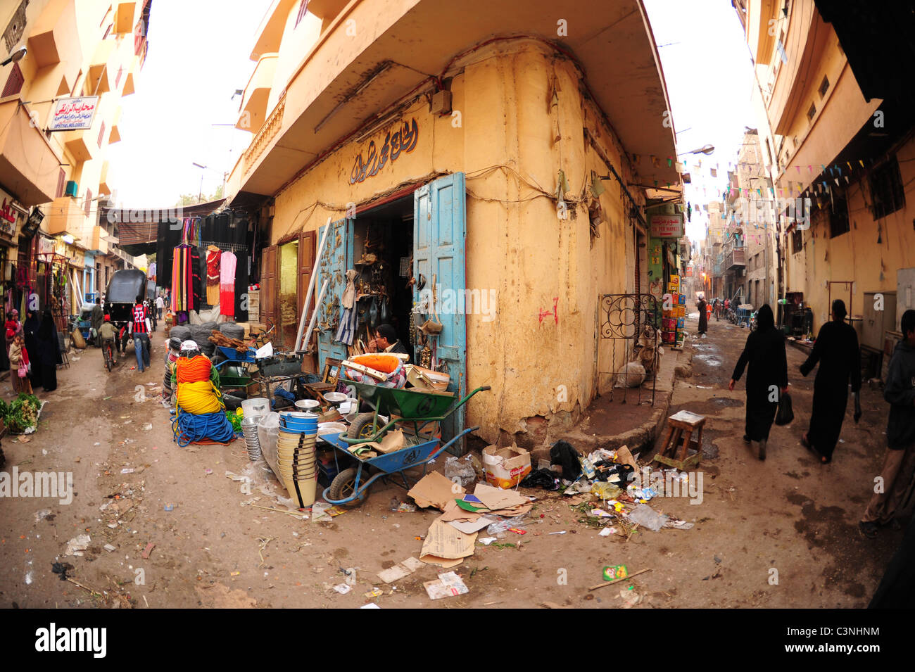 El souk market luxor egypt Banque de photographies et d’images à haute ...