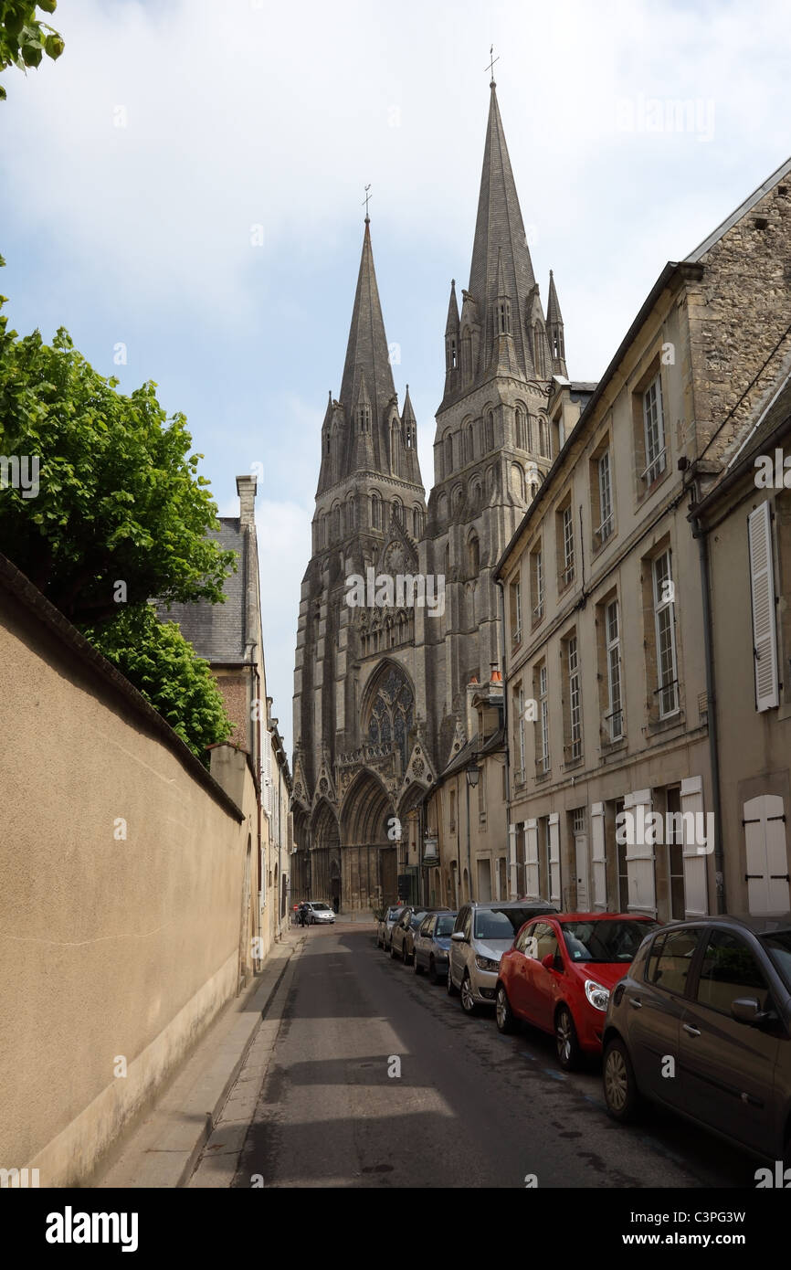 Cathédrale notre dame de bayeux Banque de photographies et d’images à haute résolution - Alamy