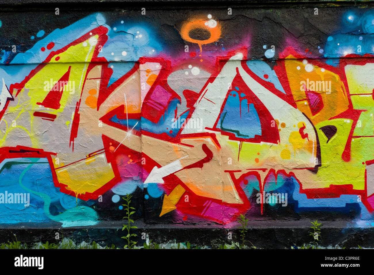 Un marqueur jaune sur le mur Banque de photographies et d’images à ...