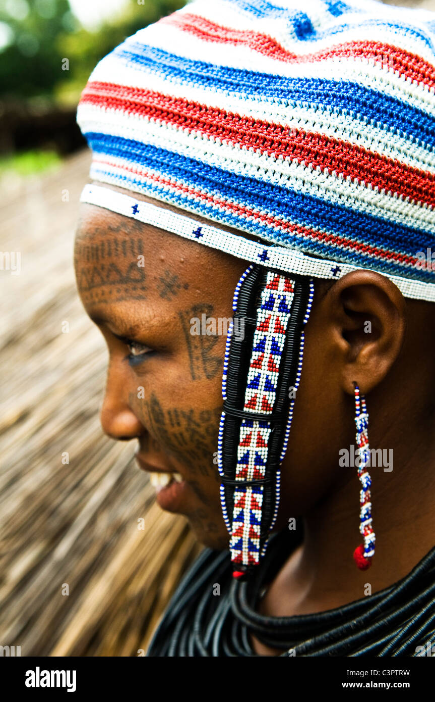 Tatouages visage peul Banque de photographies et d’images à haute résolution - Alamy