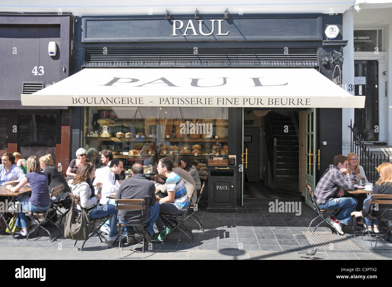 Boulangerie paul Banque de photographies et d’images à haute résolution ...
