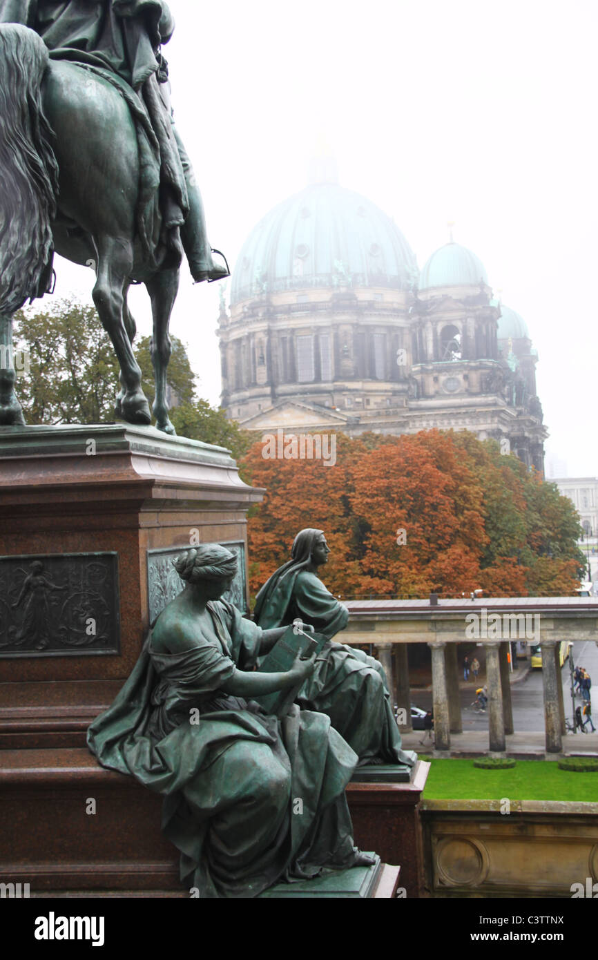 Berlin sculpture brouillard art Banque de photographies et d’images à ...