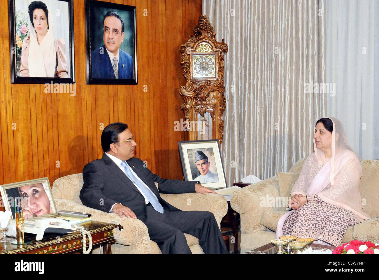 Samina khalid Banque de photographies et d’images à haute résolution ...