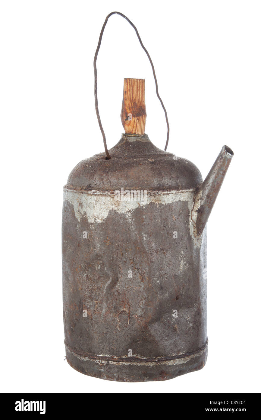 Rusty Antique vieille huile peuvent afficher sur fond blanc Photo Stock ...
