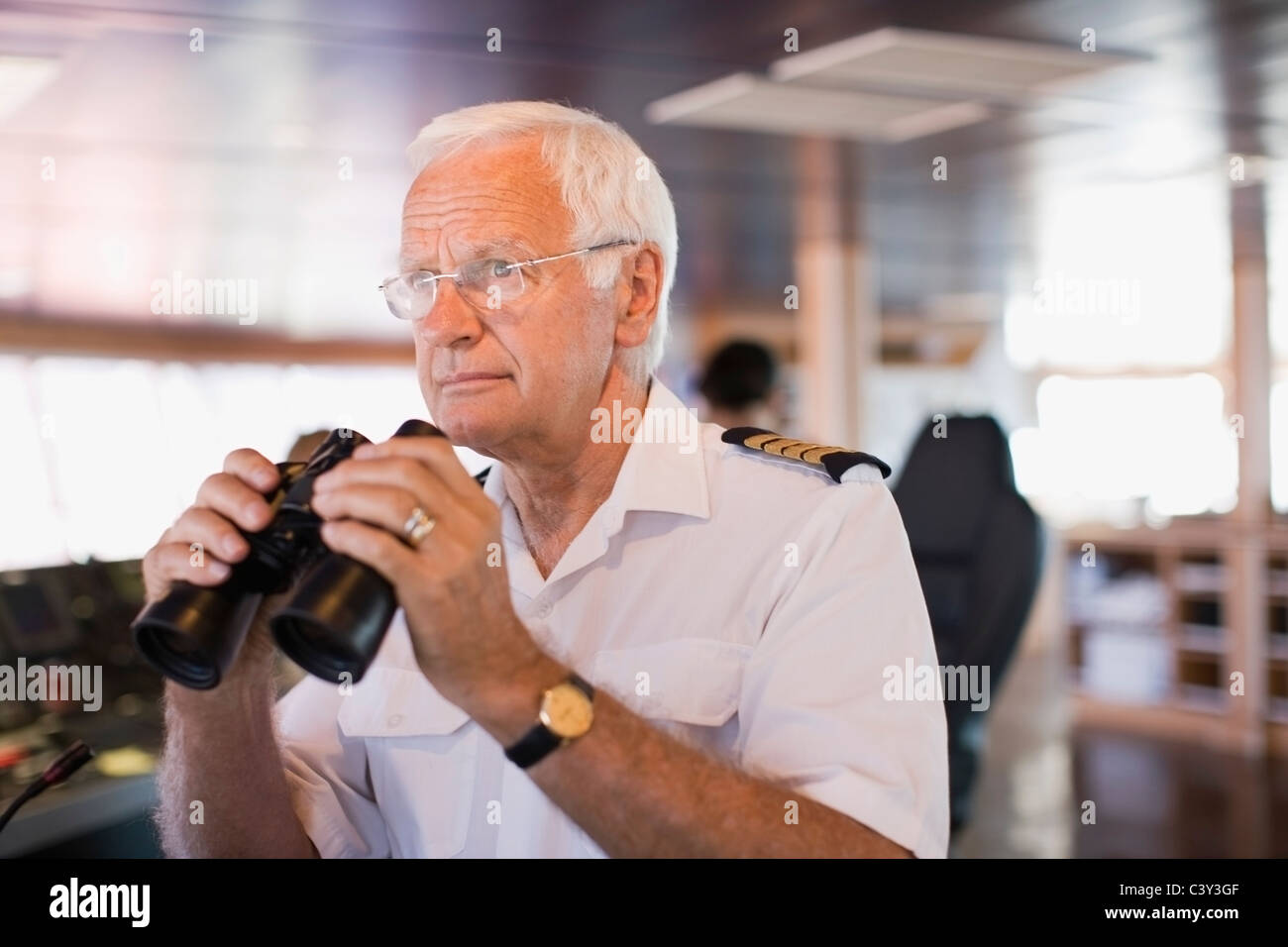 Capitaine de navire Banque de photographies et d’images à haute ...