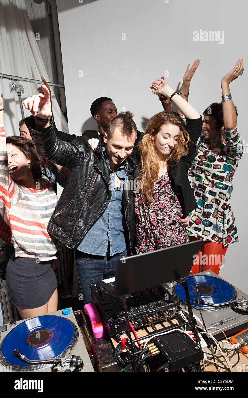 Disc jockeys Banque de photographies et d’images à haute résolution - Alamy