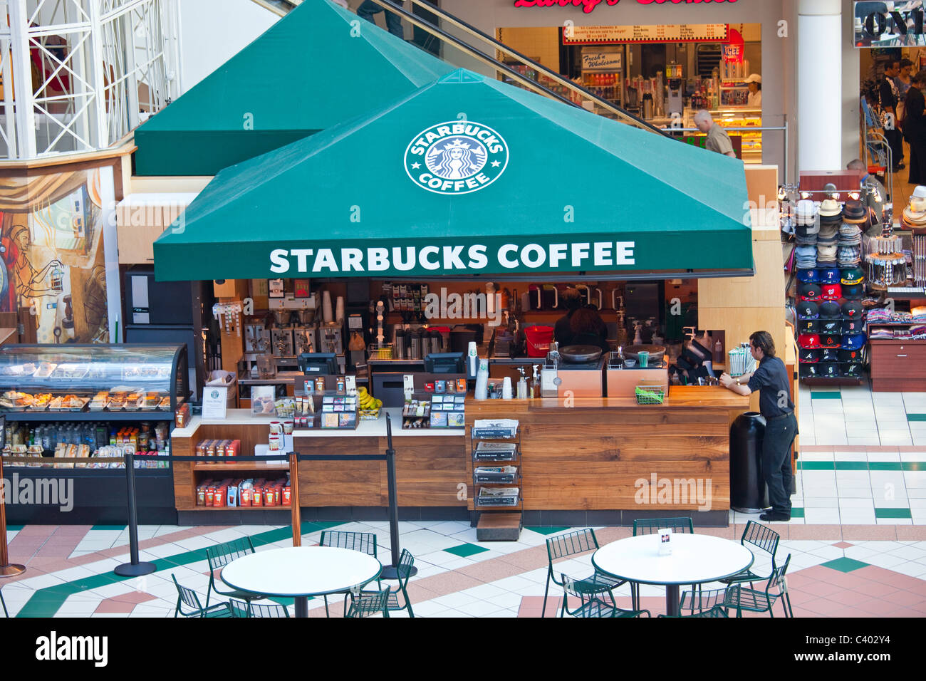 Café Starbucks au sein de Pentagon City Mall, Arlington, Virginia Photo ...