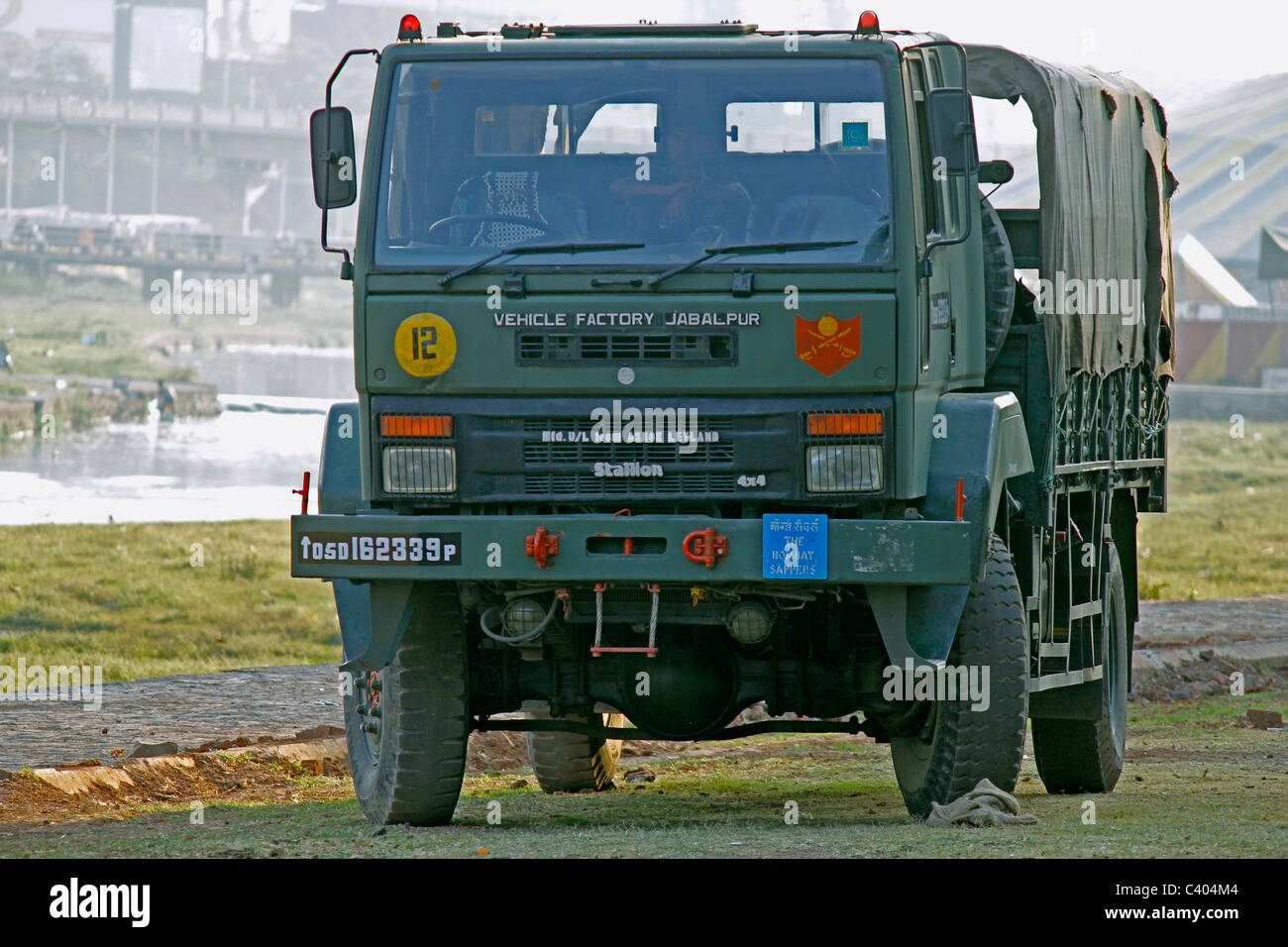 Camion militaire Banque de photographies et d’images à haute résolution - Alamy
