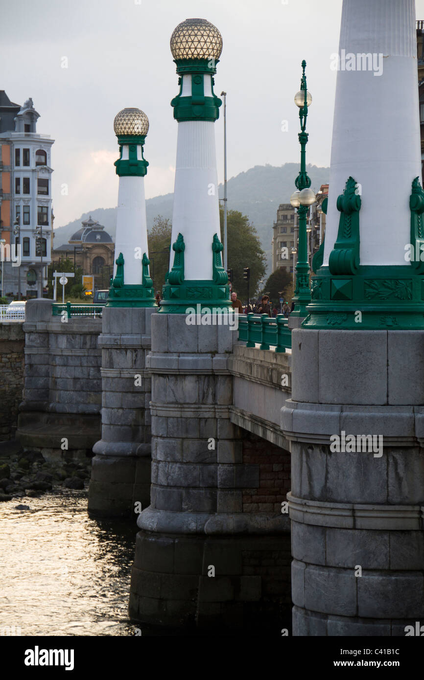 Pont san sebastian Banque de photographies et d’images à haute ...