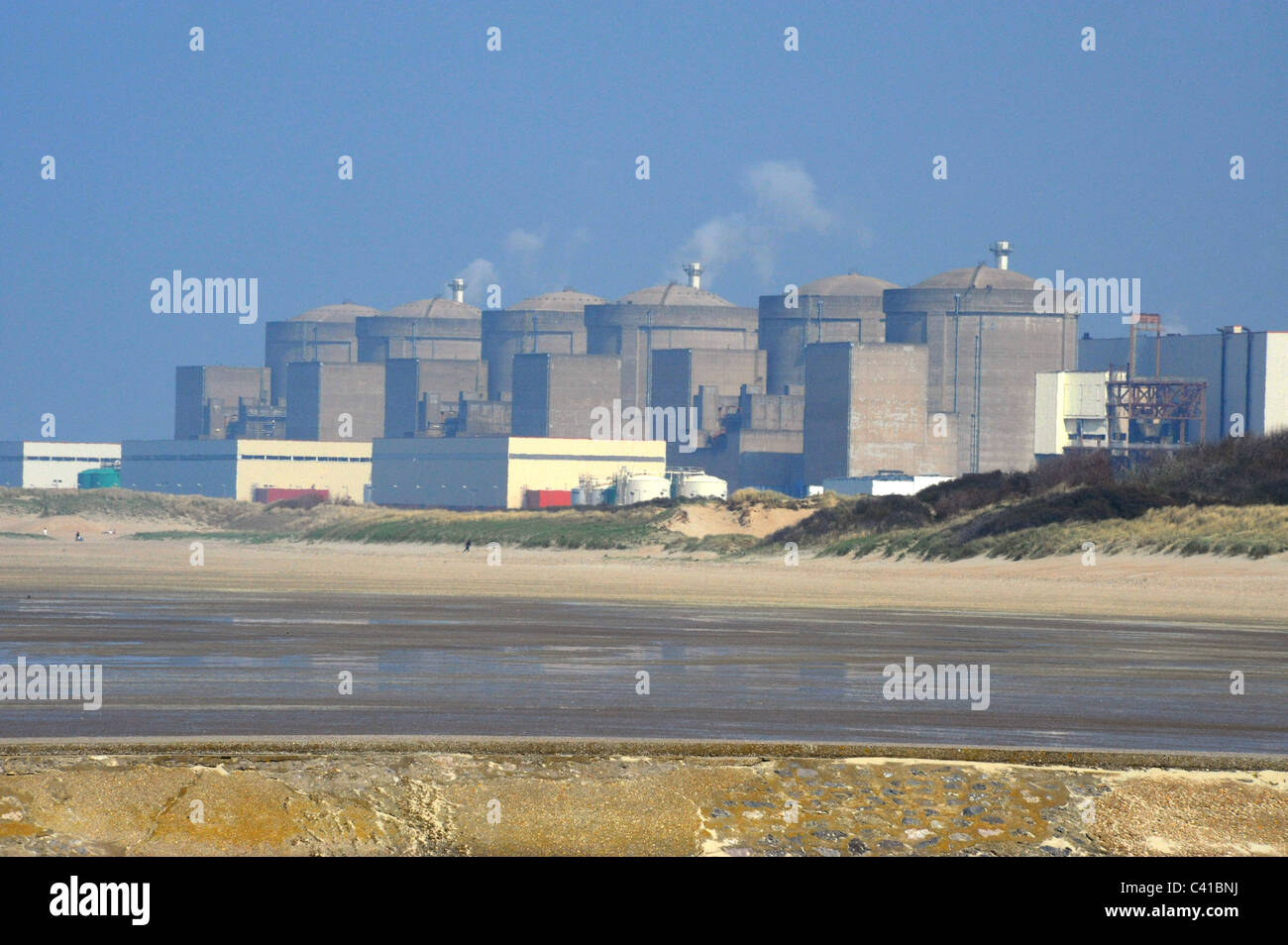 Gravelines nuclear power station Banque de photographies et d’images à ...