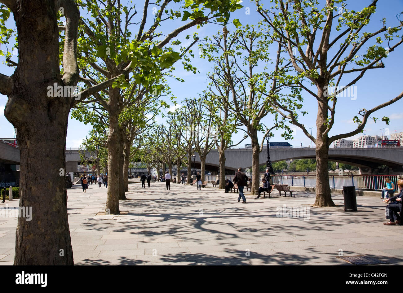 Southbank promenade Banque de photographies et d’images à haute ...