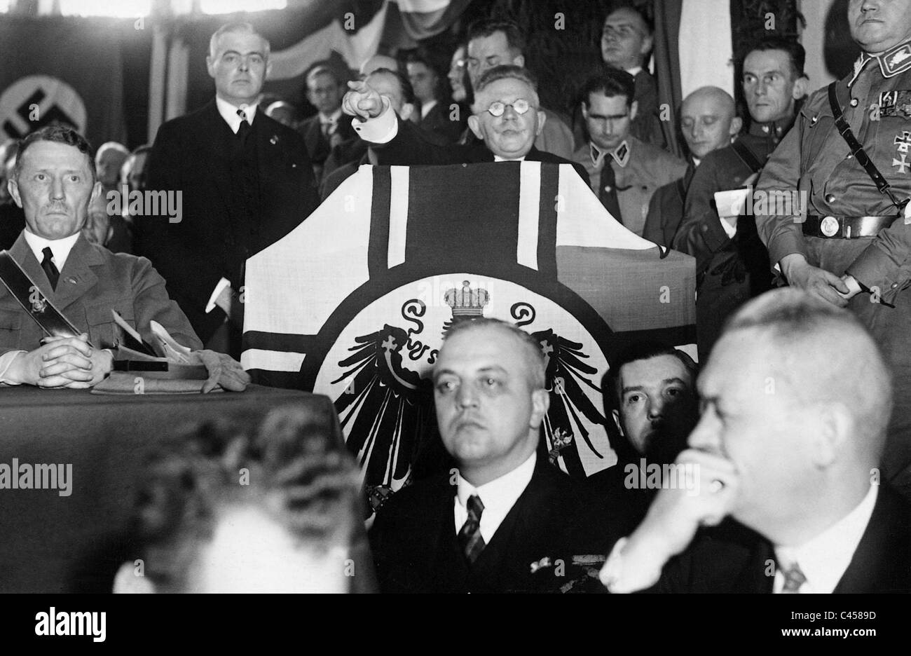 Alfred hugenberg Banque de photographies et d’images à haute résolution ...