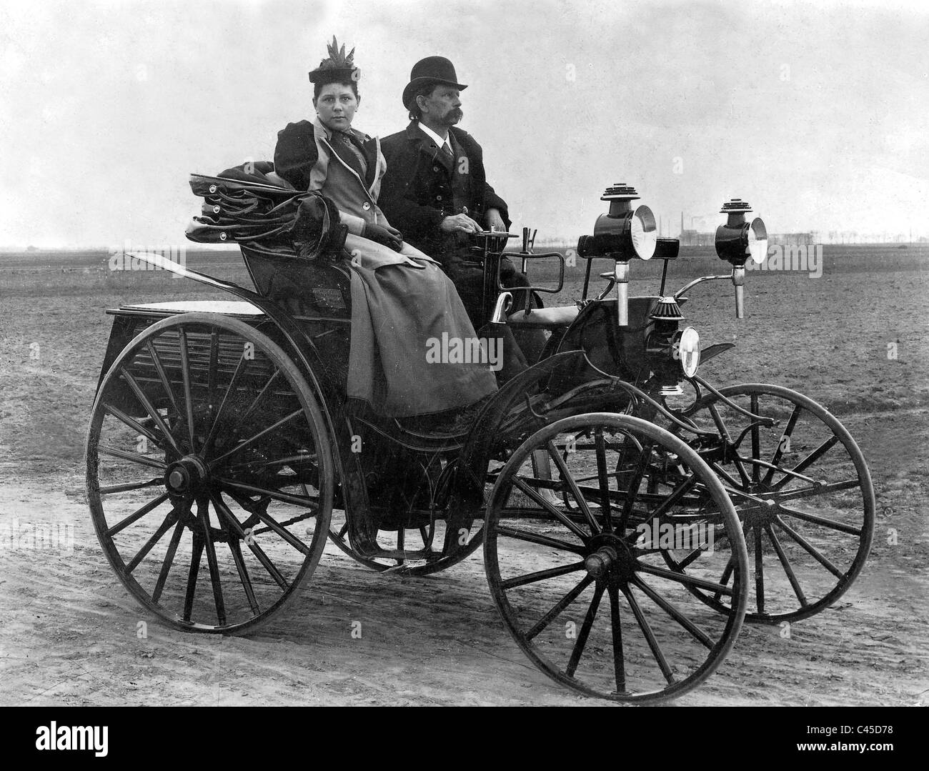 Carl and clara benz benz victoria car Banque de photographies et d ...
