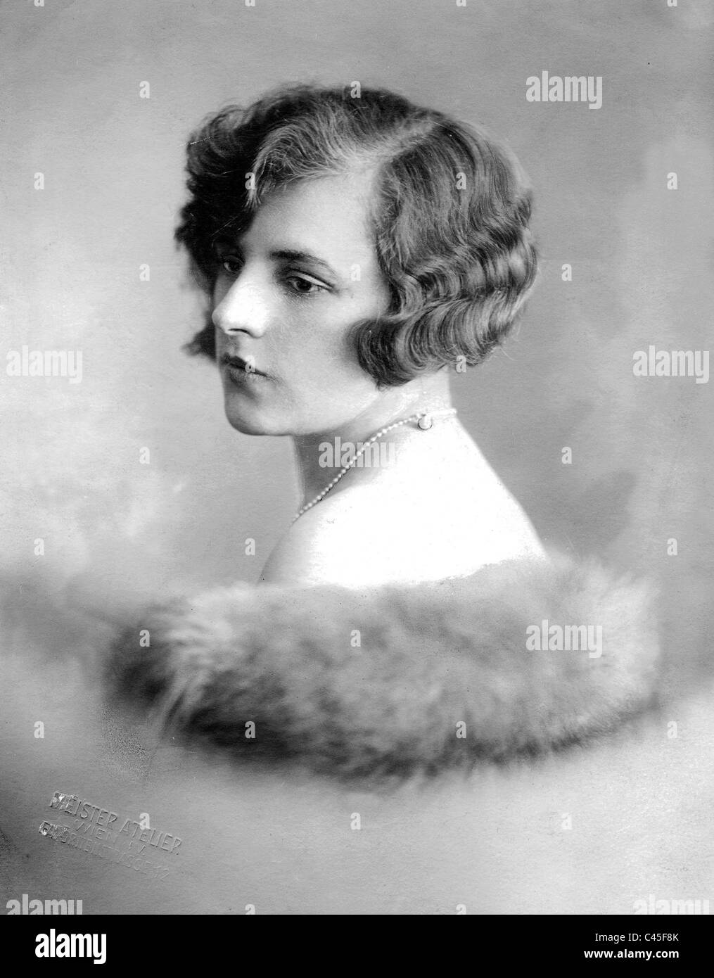 Femme des années 1920 Banque de photographies et d’images à haute ...