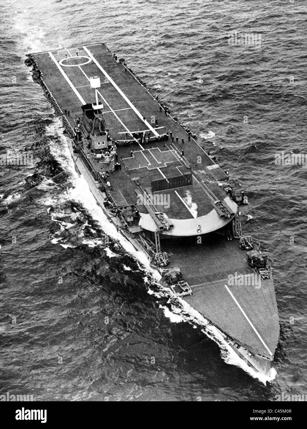 Porte-avions britannique HMS 'courageux' Photo Stock - Alamy