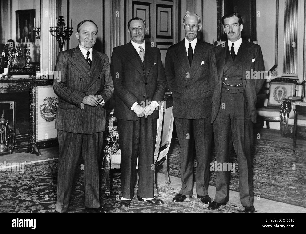 Leon blum and yvon Banque de photographies et d’images à haute ...