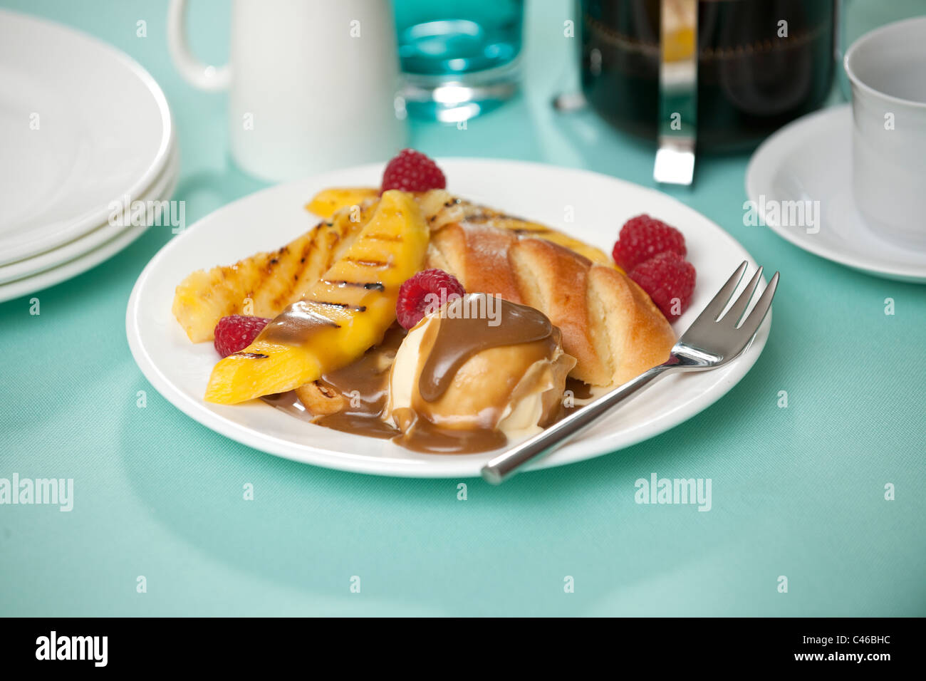 Mangue et ananas Banque de photographies et d’images à haute résolution ...