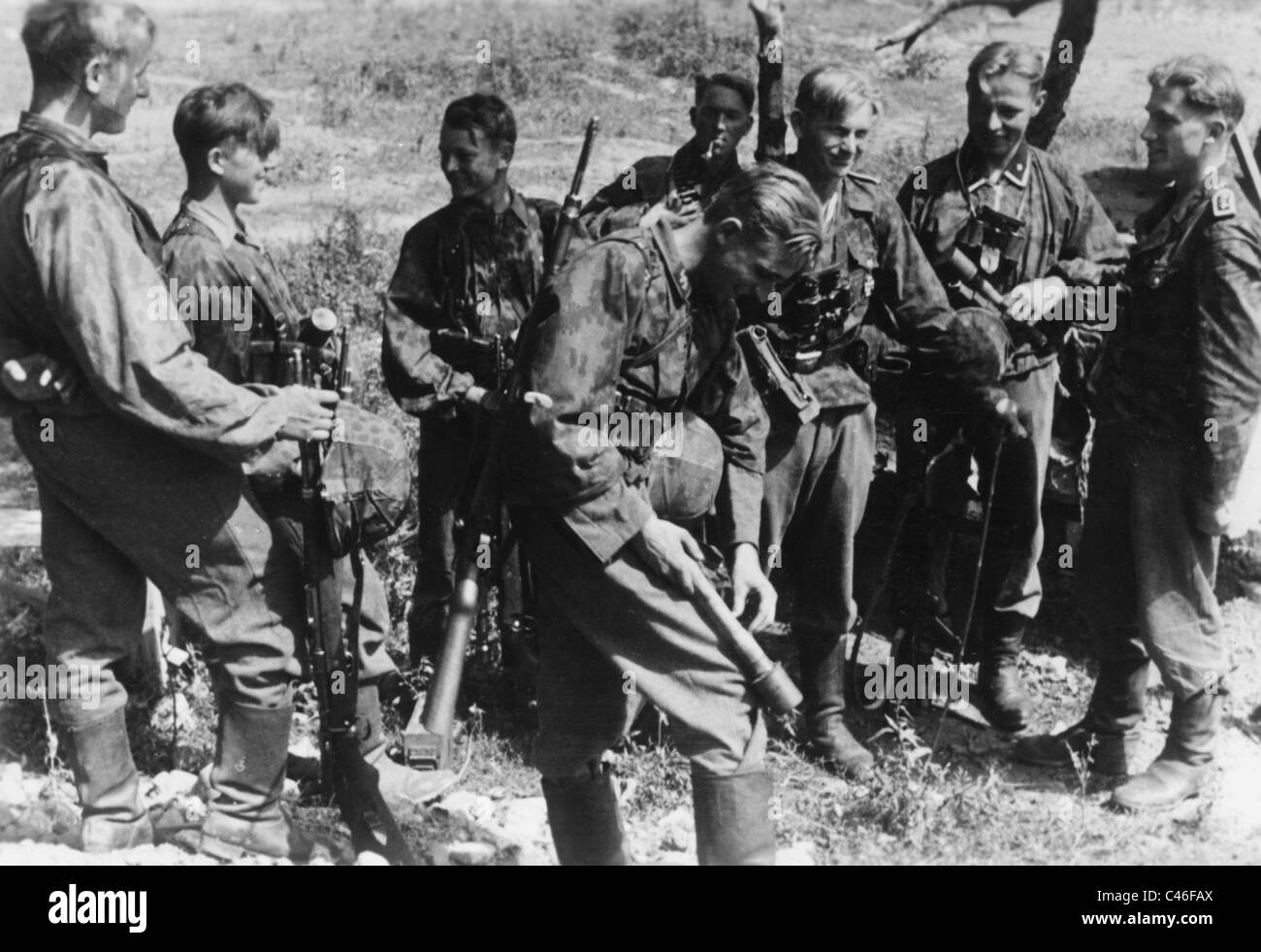 Seconde Guerre mondiale : Waffen-SS en action Photo Stock - Alamy