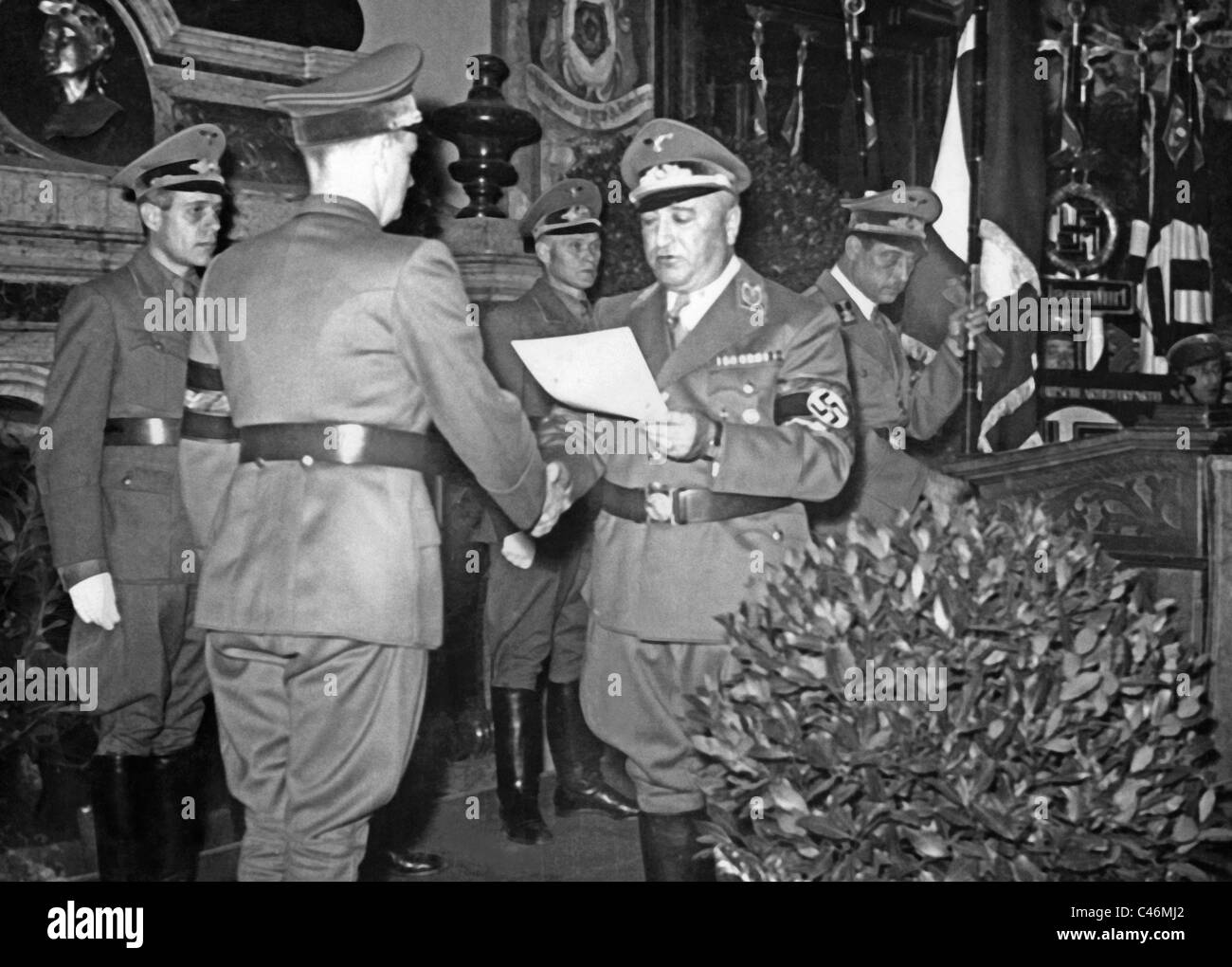 Dr robert ley Banque de photographies et d’images à haute résolution ...