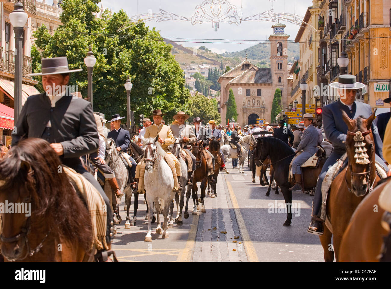 Hommes à cheval lors d'une fête traditionnelle dans la région de ...