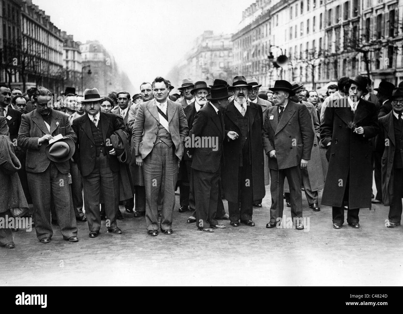 Maurice thorez Banque de photographies et d’images à haute résolution ...