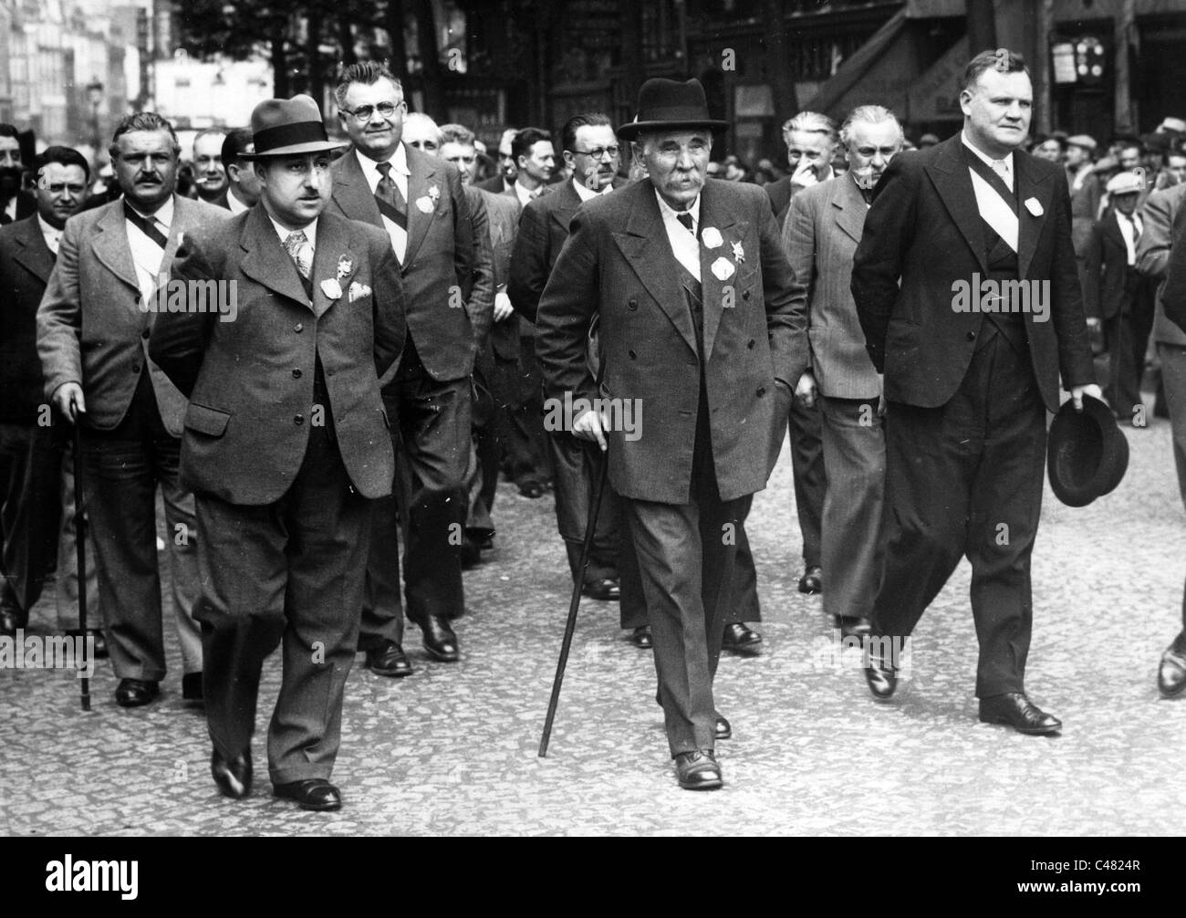 Maurice thorez Banque de photographies et d’images à haute résolution ...