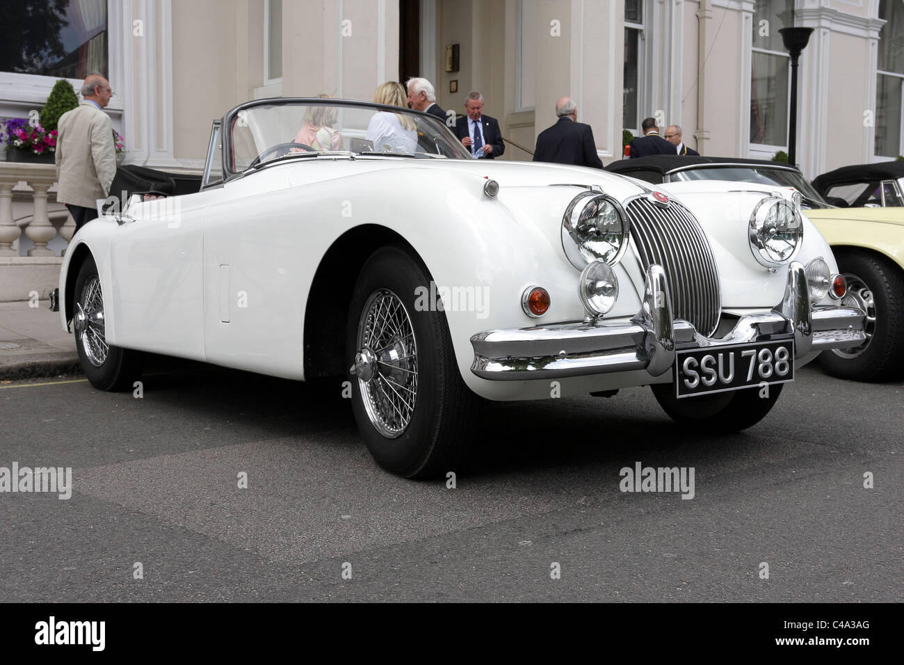 Convertible jaguar xk150 Banque de photographies et d’images à haute ...