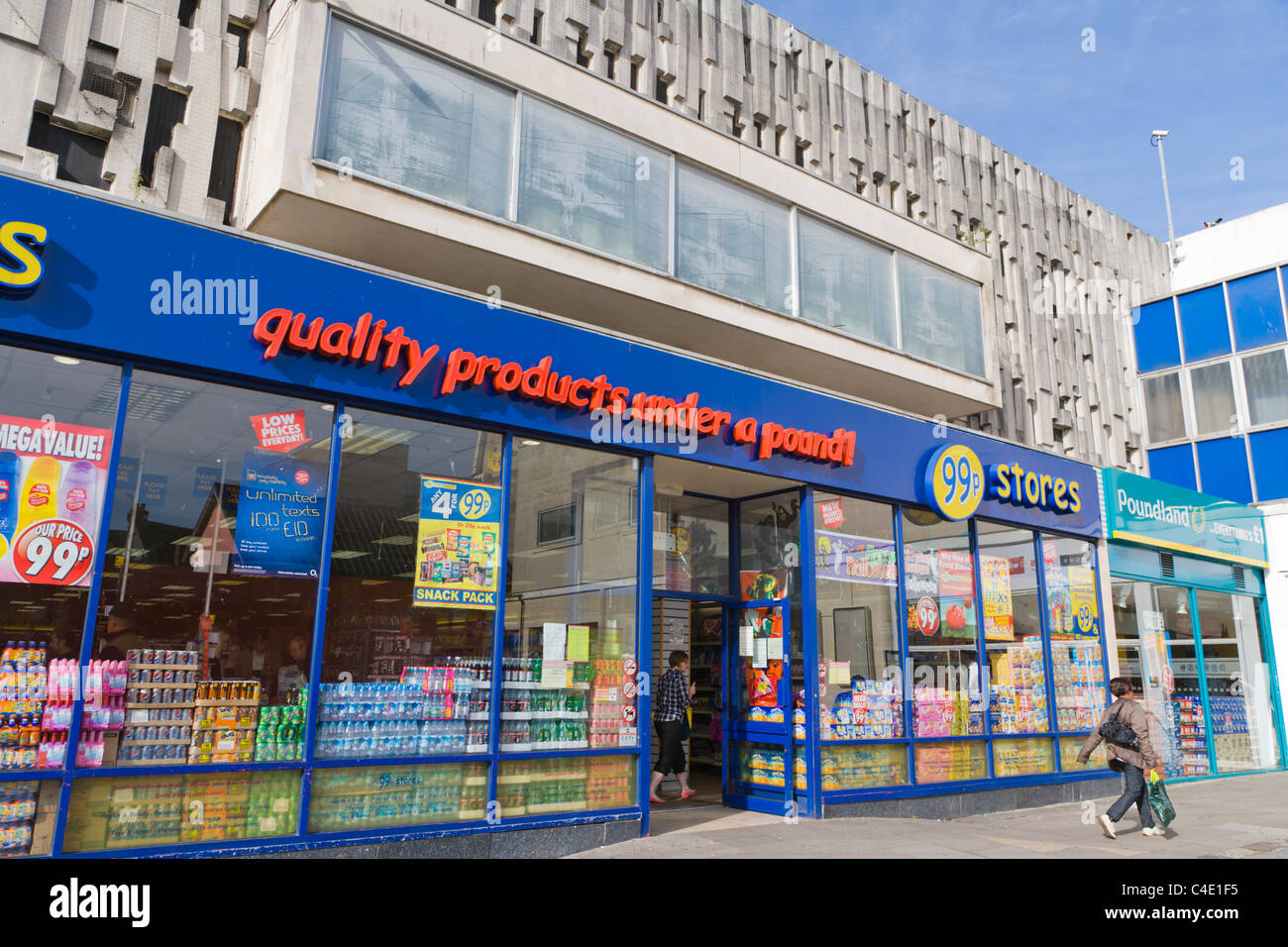 99p shops Banque de photographies et d’images à haute résolution - Alamy