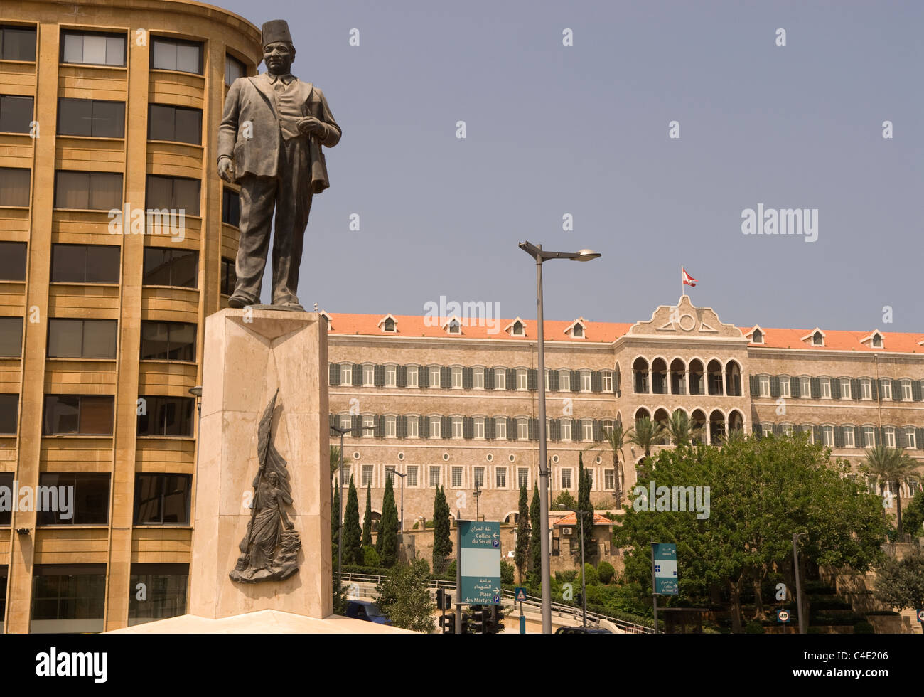 Statue de Riad el-Solh (1894-1951), le premier premier ministre du ...