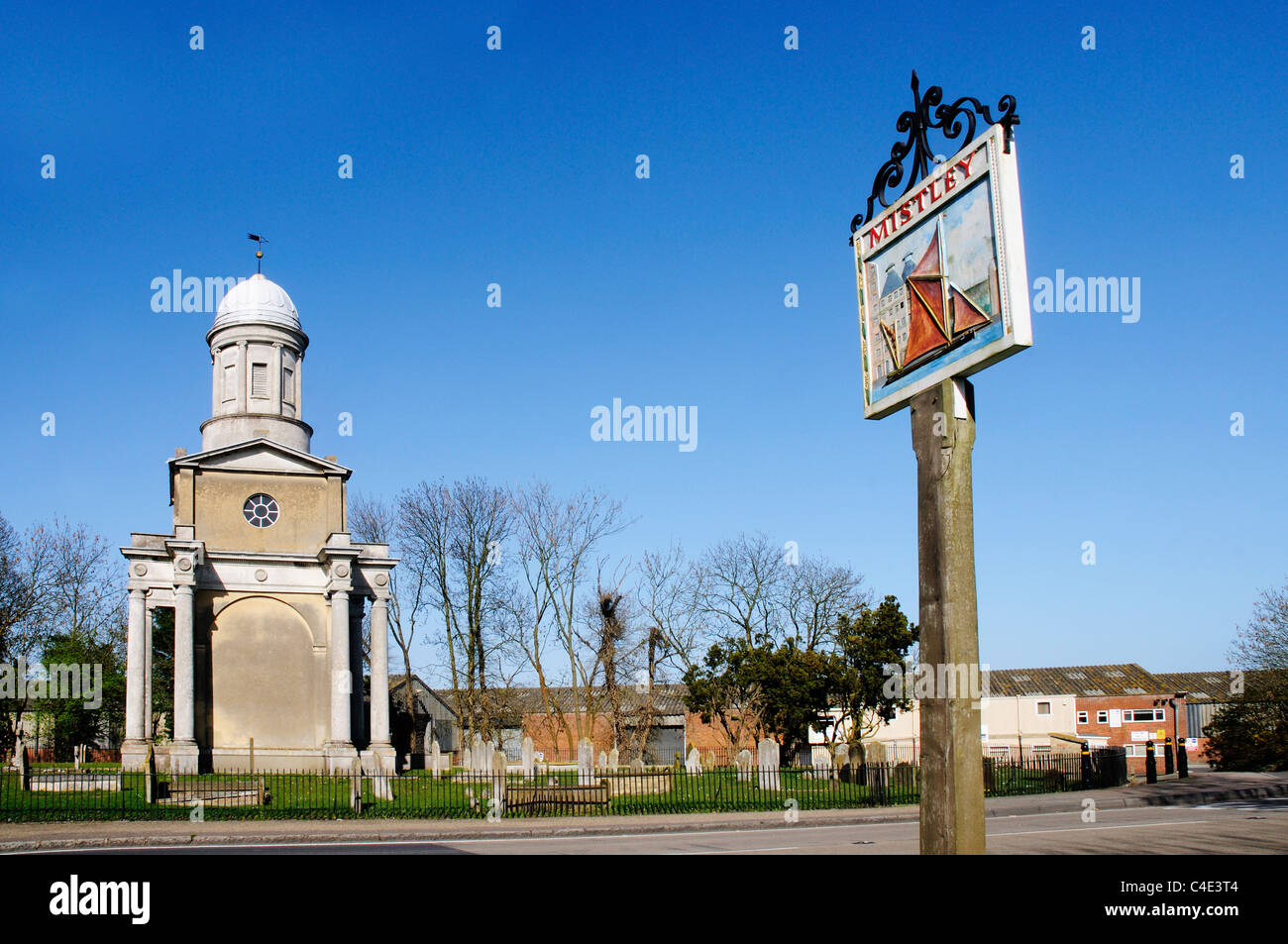 Mistley towers Banque de photographies et d’images à haute résolution ...